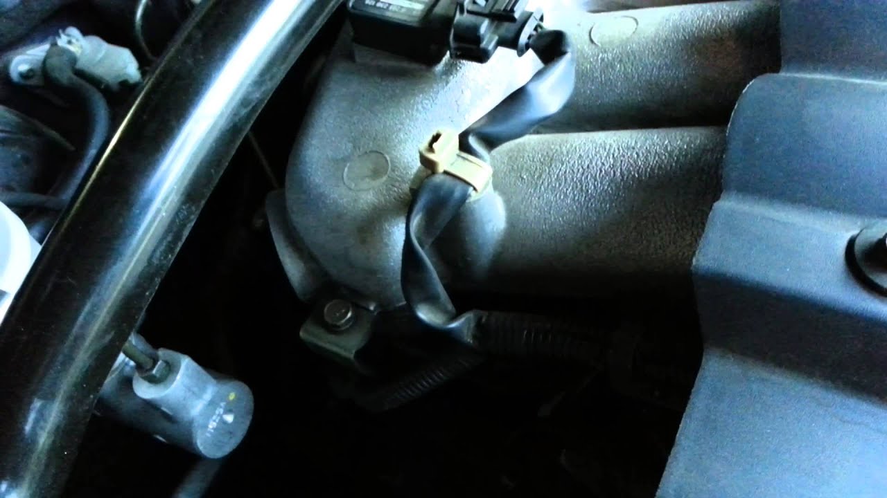 Mitsubishi 380 6G75 Engine idling on cold start. - YouTube