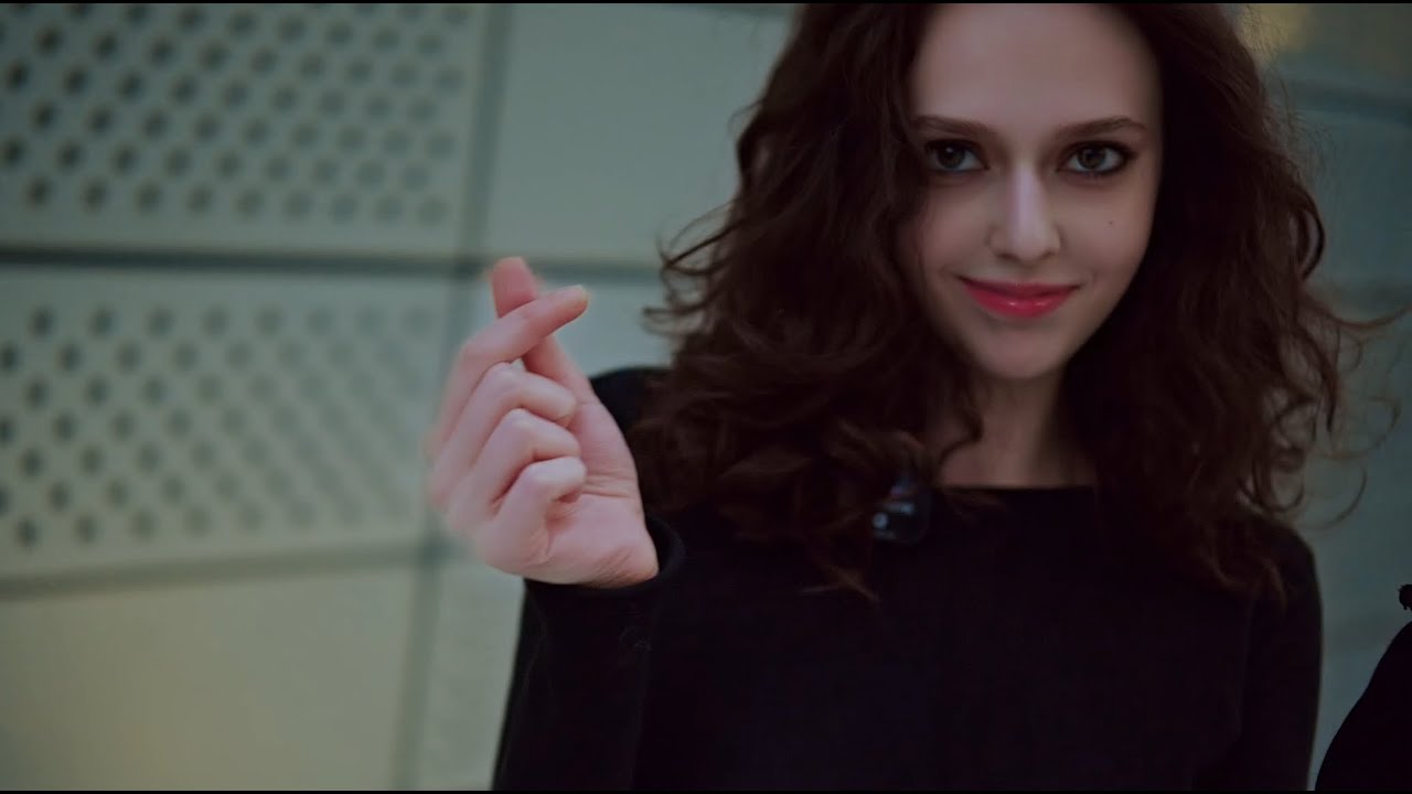 Meet Russian psychic and model ロシアの霊能者とモデルに会いましょう - YouTube