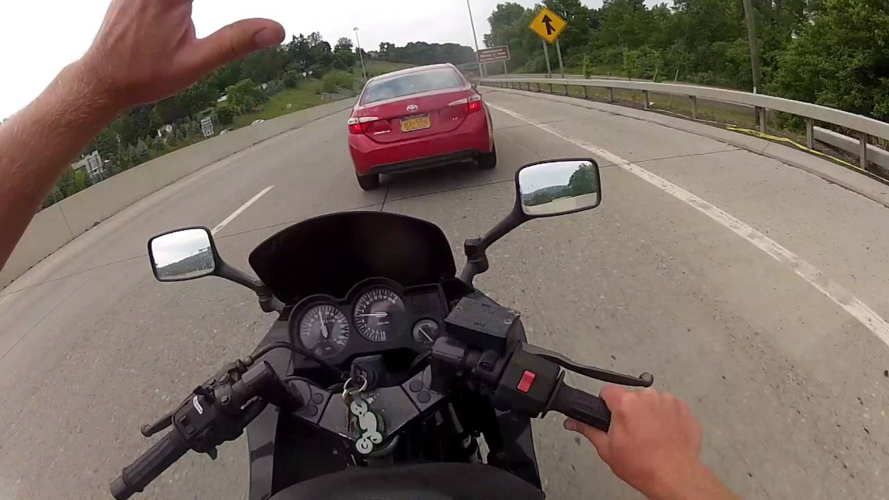 Motorcycle Close Calls and Stupid Drivers - YouTube