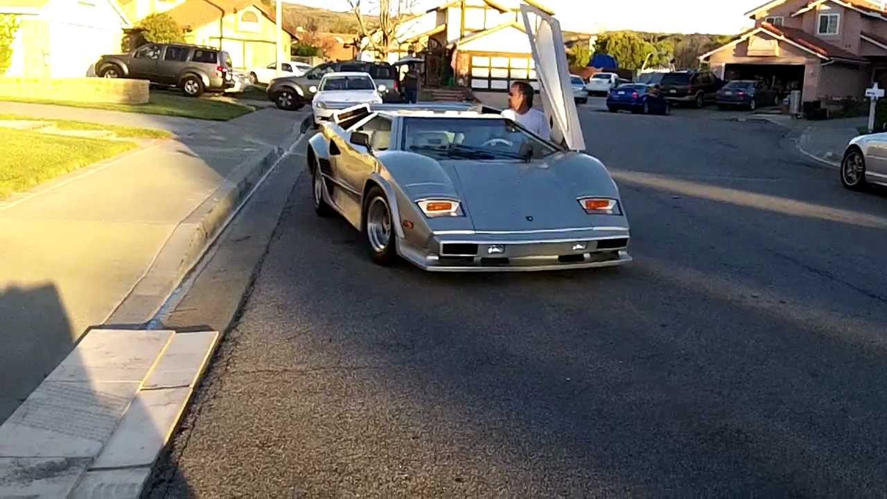 Lambo backing up and moving - YouTube
