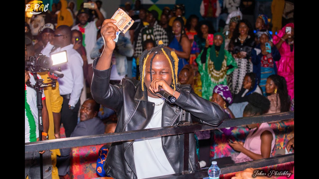 KAYAWOTO EN ITALIE - YouTube