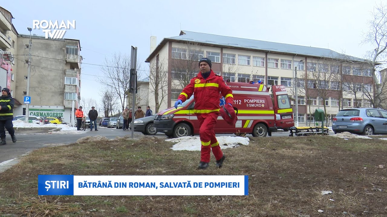 Bătrână din Roman, salvată de pompieri - YouTube