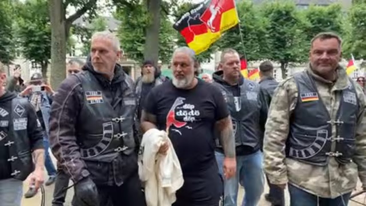 Prozess Tim Kellner Demo Detmold 05.06.24 - YouTube