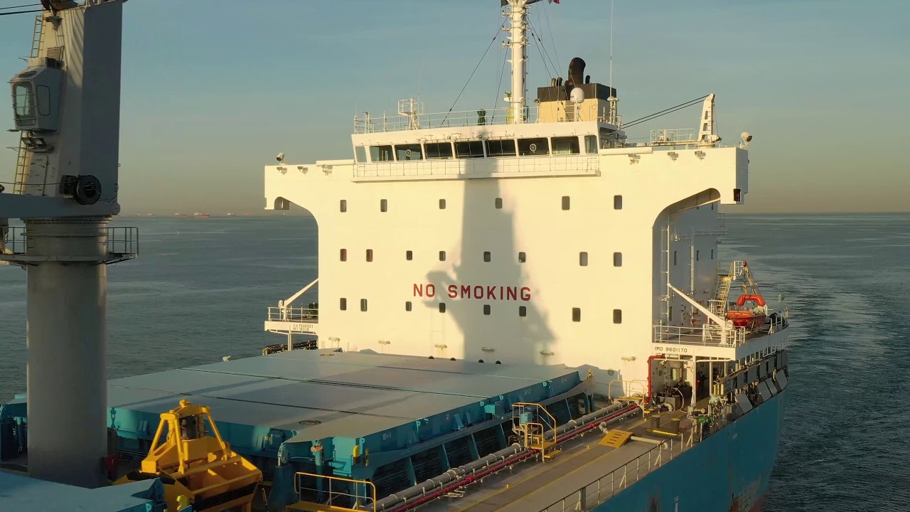 Bulk Carrier - "Elikon" - YouTube