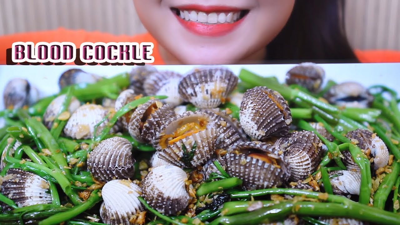 ASMR eating Stir-Fried Blood Cockles with Water Spinach , crunchy ...