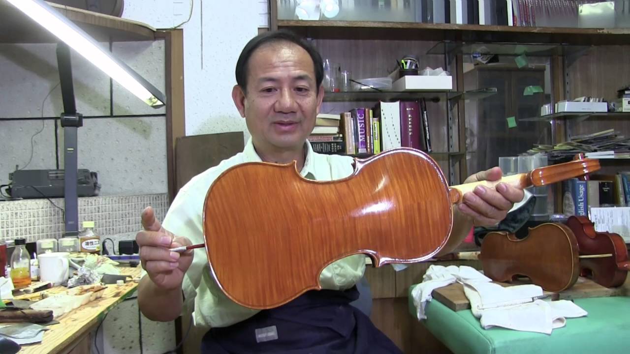 Violin Varnish Final Finishing - YouTube