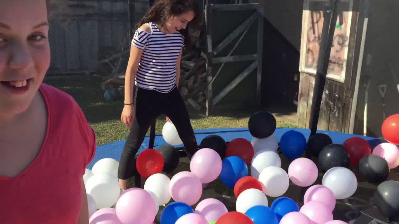 1000 balloons in trampoline - YouTube
