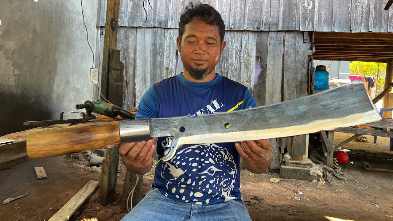 Knife Making - Forging A Powerful MACHETE From An Old STEEL - YouTube