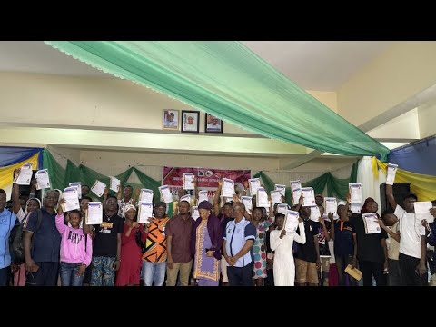 PRINCESS SAMIAT BADA DISTRIBUTES FREE GCE FORMS TO STUDENTS IN IKOSI ...