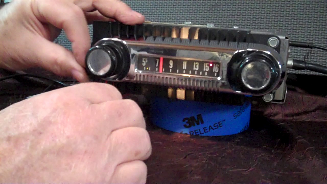 1971 Ford Bronco Sport original AM radio - YouTube