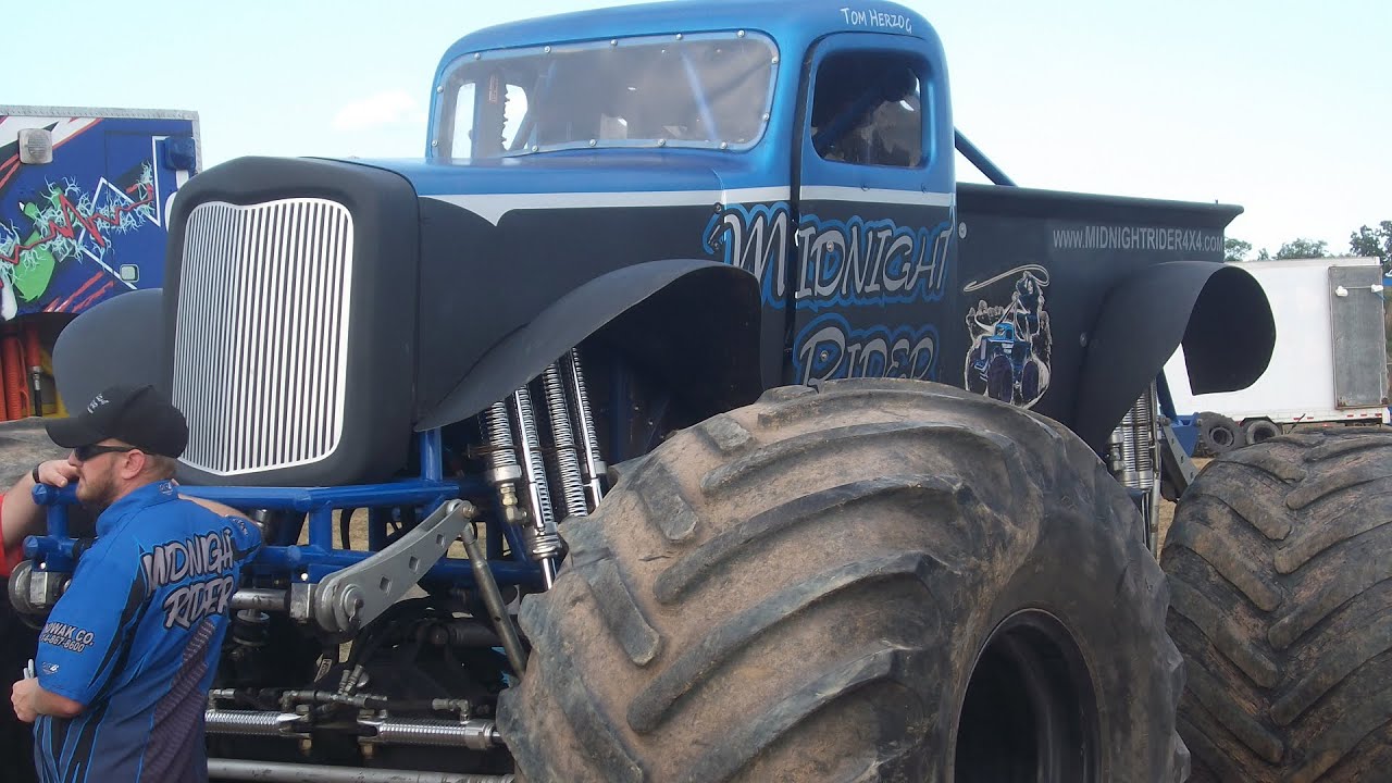 Midnight Rider Freestyle Monster Truck @ BCYF WV 15 - YouTube