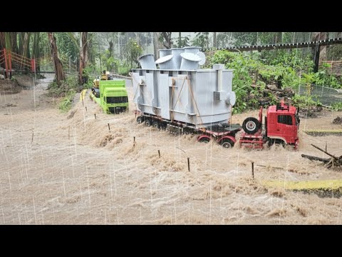 Terobos Banjir, Truk Trailer Muatan Trafo Listrik Nyaris Terjebak #truckrc / truk, truk rc, rc car