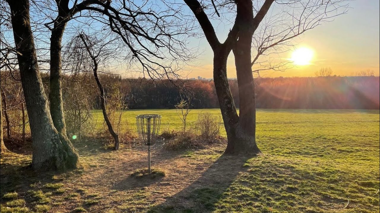We played the #2 rated disc golf course in Connecticut! - YouTube