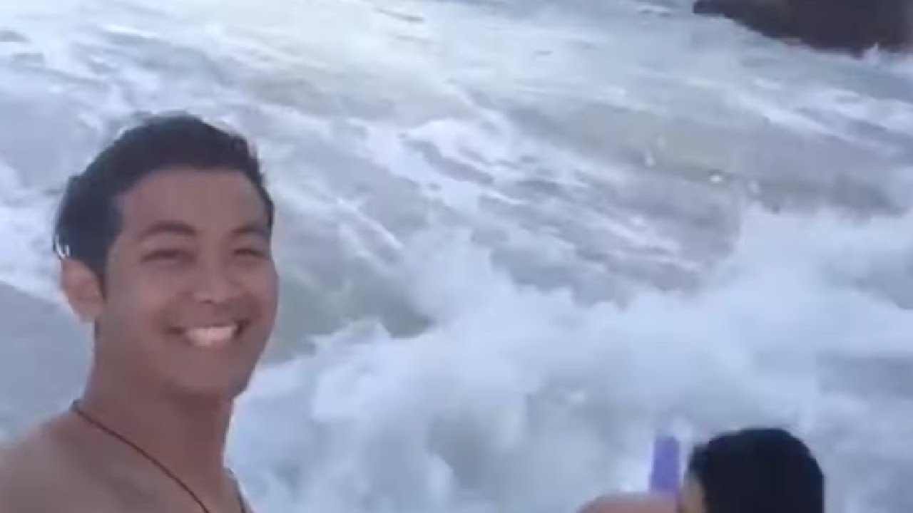 Beach Selfie Fail - YouTube