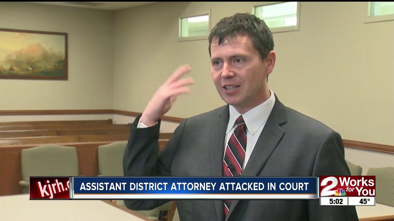 Tulsa County prosecutor attacked in court - YouTube