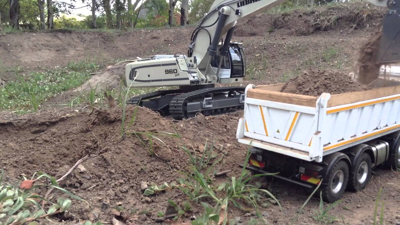 Rc Excavator Premacon 960 ,getting her dirty for the first time. - YouTube