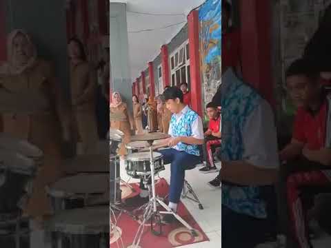 Kotak - Beraksi Drum Cover by Kairos Lantang …. Dadakan main di sekolah..