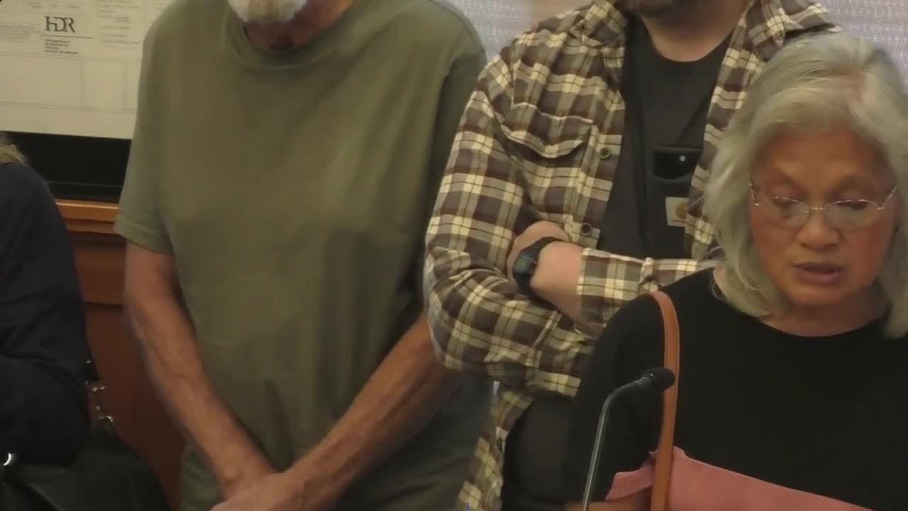 Charlie Kirk supporter speaks out against Kelso councilmember - YouTube