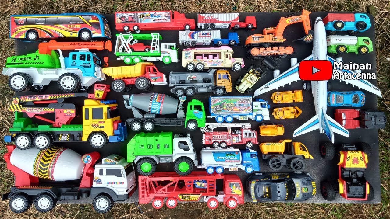 Menemukan mobil mobilan, truk tangki, helikopter, truk molen, mobil ...