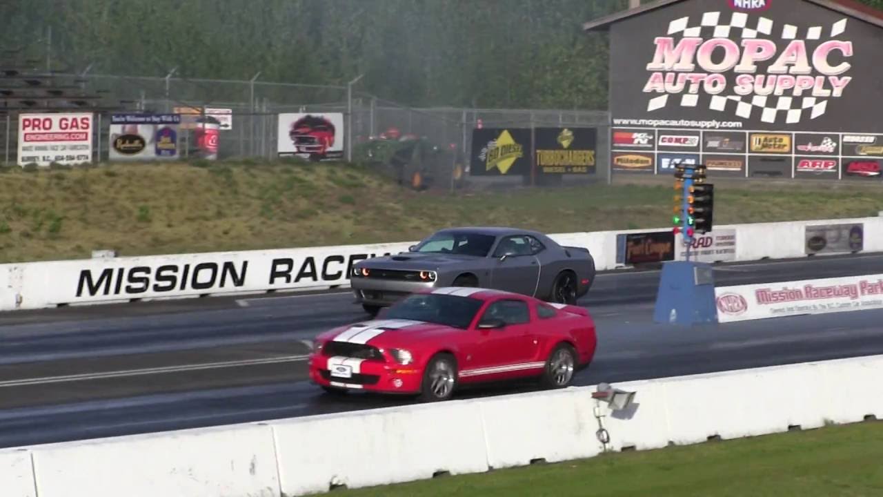 Hellcat vs Shelby GT500-1/4 mile drag race - YouTube