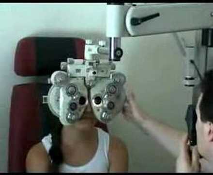 Retinoscopy with a phoropter - YouTube