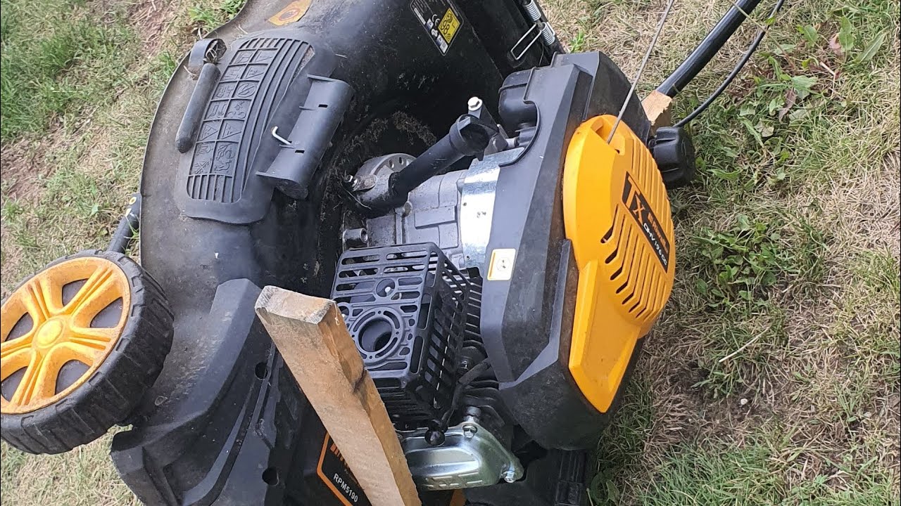 wymiana noża w kosiarce Riwall RPM5190 - YouTube