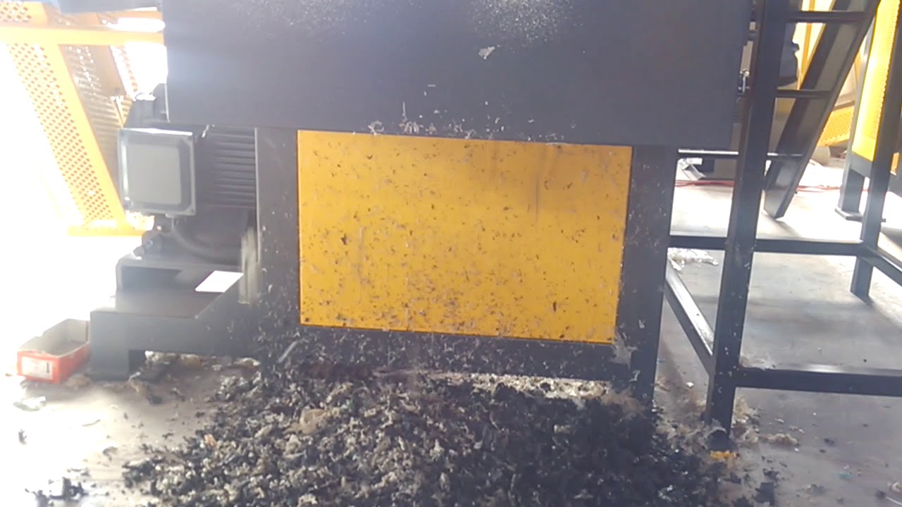 Single shaft shredder testing - YouTube