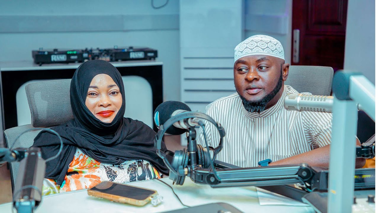 LIVE: Injinia wa Uswahilini, Kamshange Kwenye Leotena Clouds FM - YouTube