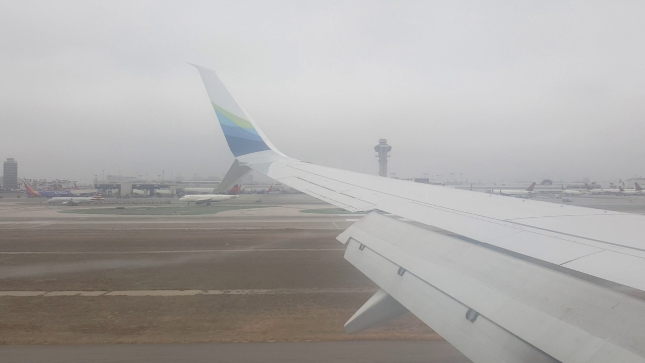 landing at LAX a Fog Day. - YouTube