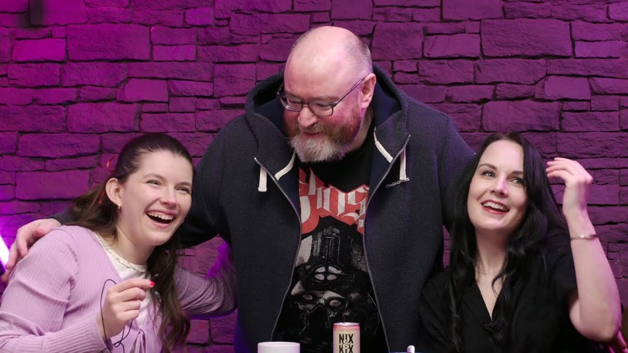 Simon visits a craft stream - YouTube