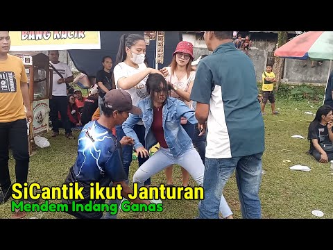 Cewek Cantik kesurupan indang ebeg ganas