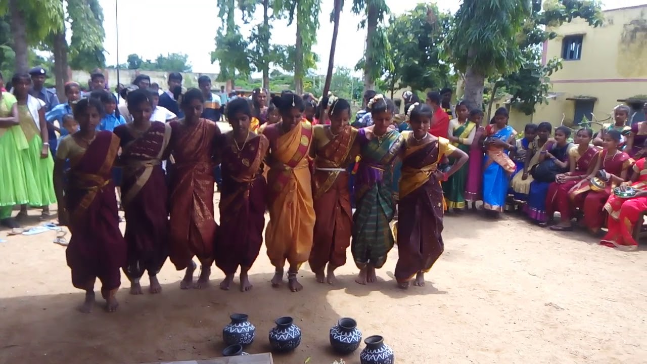 Channappa channegowda janapada dance from MDRS S ANKANAHALLY Girl's ...