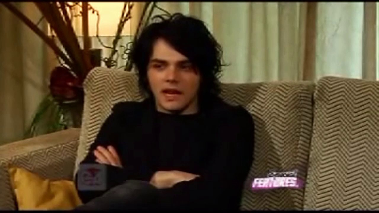 Gerard Way Talks About Emo - YouTube