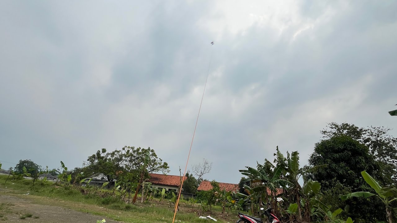 Bermain Layang Layang Besar - YouTube