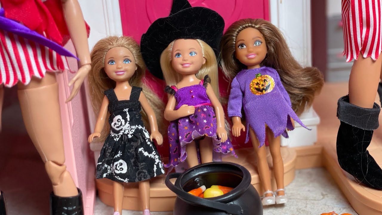 Barbie- Halloween Party Scare - YouTube