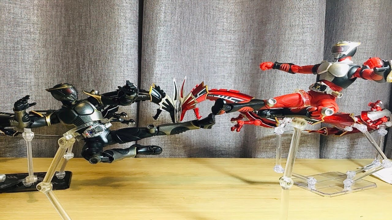 kamen rider ryuki vs ryuga stop motion - YouTube