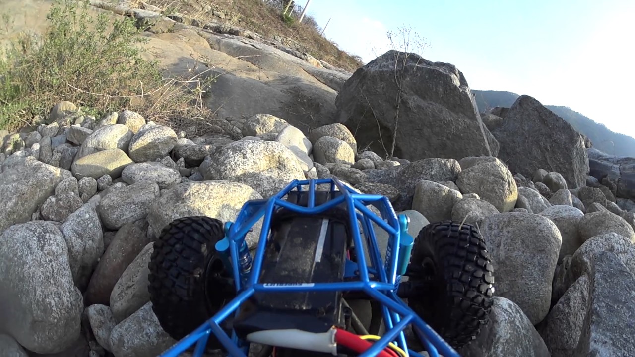 CSR's custom Rock buggy for Bomber! - YouTube