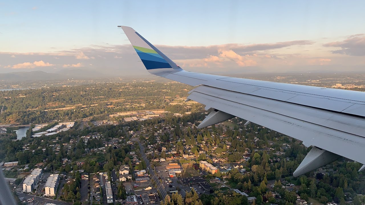 Flight landing window view - YouTube