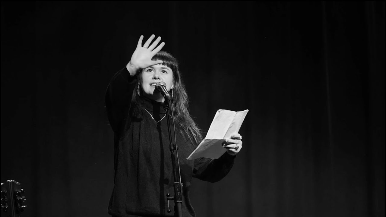 Laura Paloma - "Willkommen bei der Tagesciao" | FEE vs. CÖNIG - YouTube