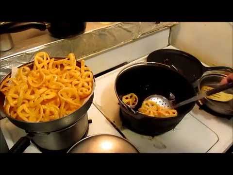 Chicharron De Harina (wagon wheels) - YouTube