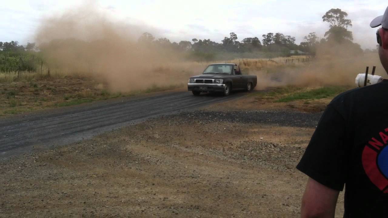 Harry Haig HRLASS 302 Windsor Manual Bagged Hilux - YouTube