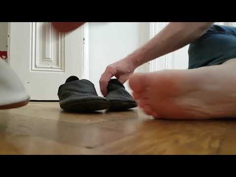 Changing gymnastic shoes
