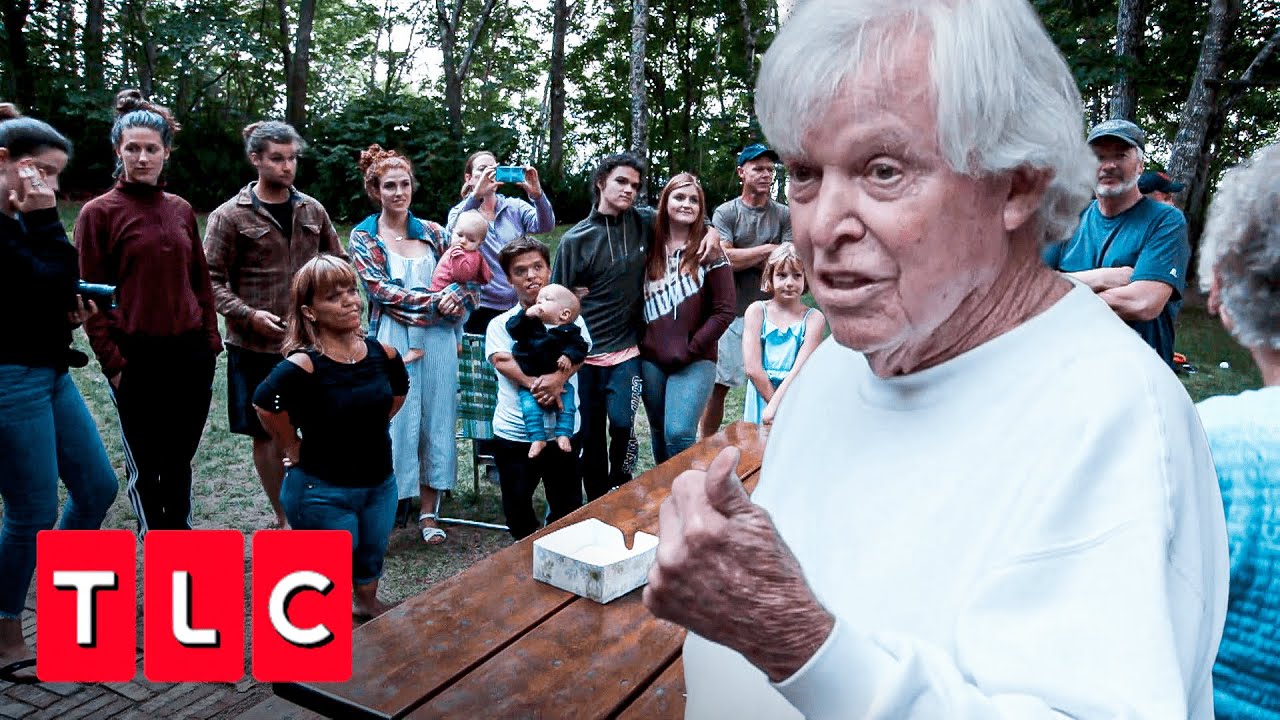 Todos se conmueven en la cena familiar de Amy | Un gran mundo pequeño ...