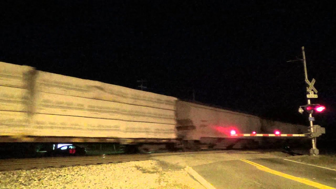 NS 1137 (EMD SD70ACe) leads the NS V18 - YouTube