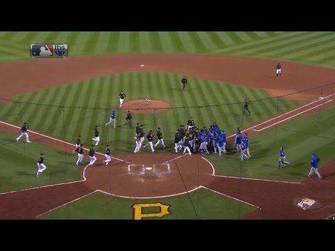 Tempers flare after Arrieta is hit by a pitch