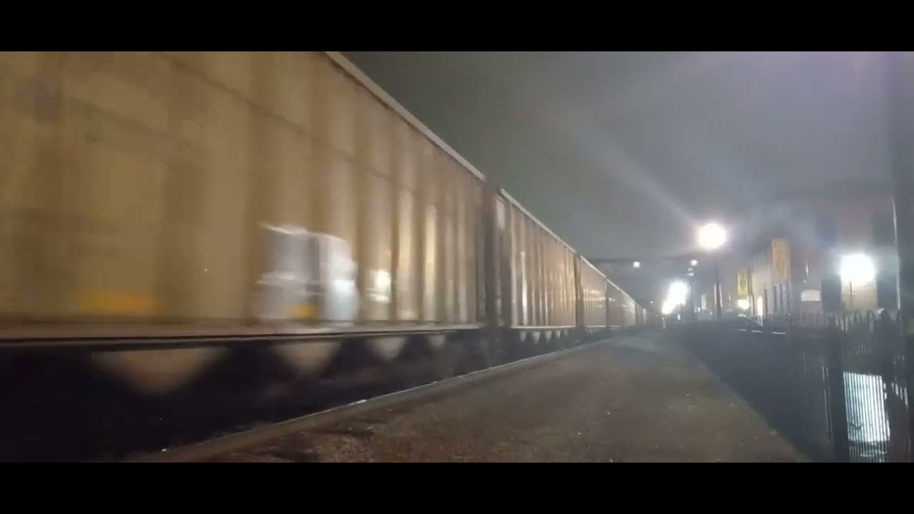 CSX C321 with CSX 3067 ES44AC-H CSX 4560 SD70MAC mid train DPU CSX 3074 ES44AC-H - YouTube