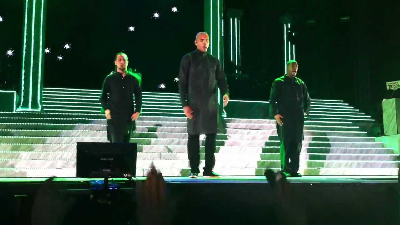 Chris Brown I can transform ya live - YouTube