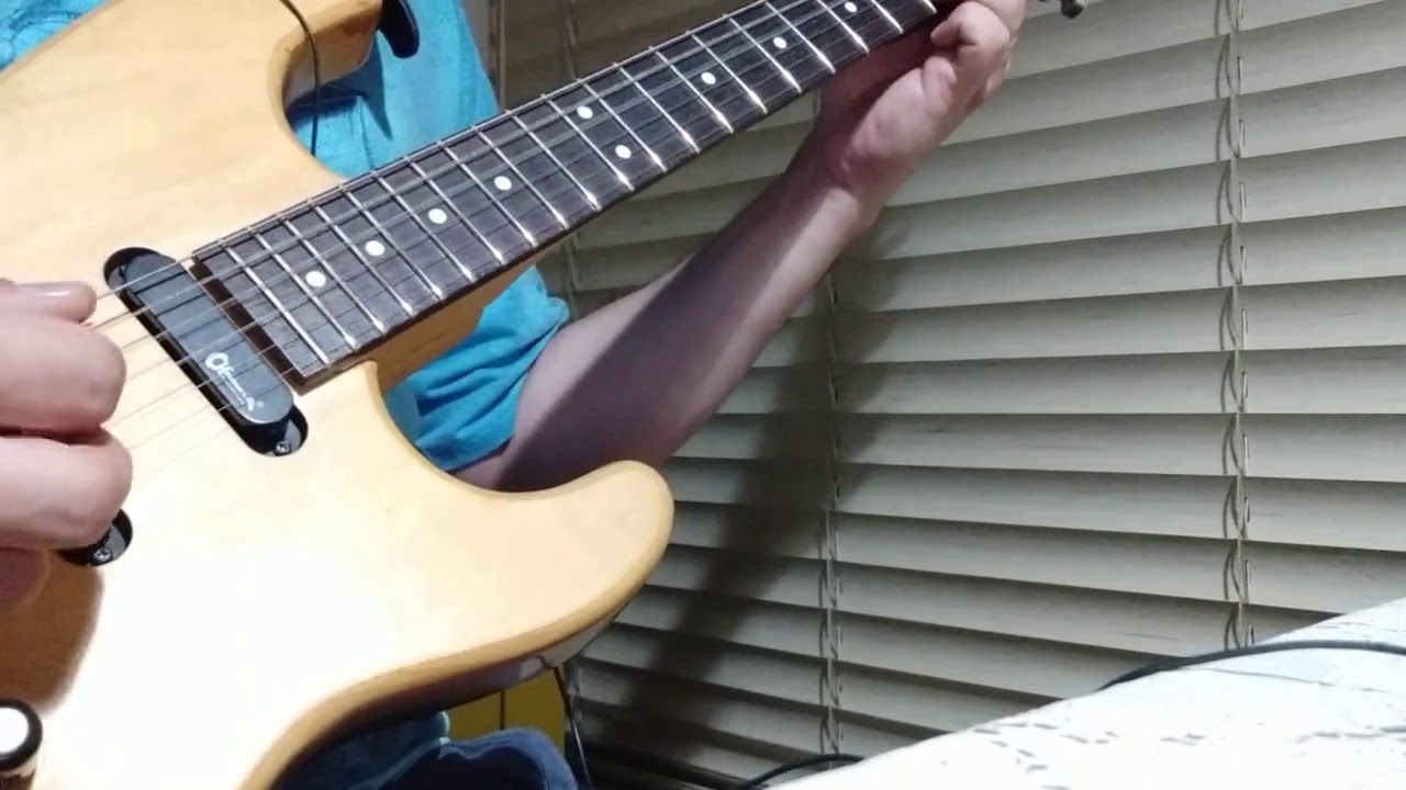 Charvette 300, Charvel mini humbuckers, G1on. 009 strings. - YouTube