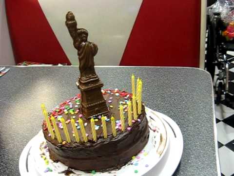 Statue Of Liberty Cake - YouTube