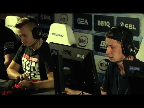 Mouz Niko with 2 great 1 deagle headshots to win a round vs Renegades